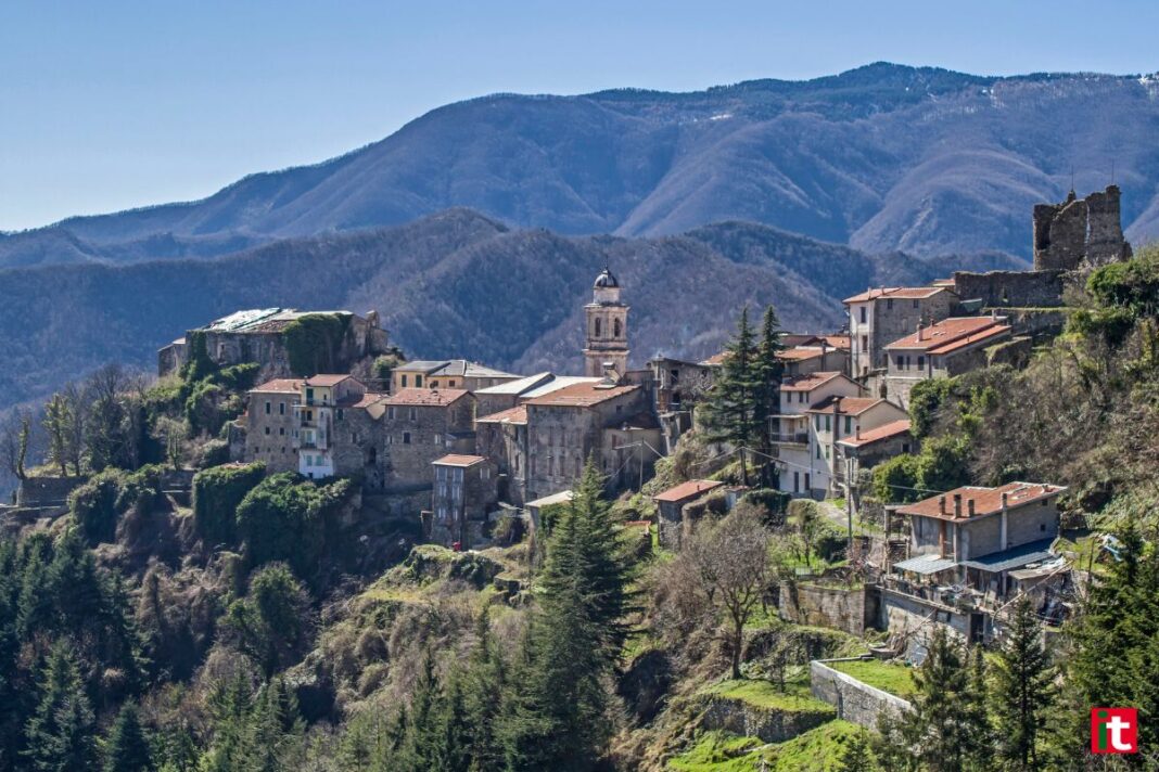 Triora: cosa vedere nel borgo delle streghe: guida ai luoghi del mistero